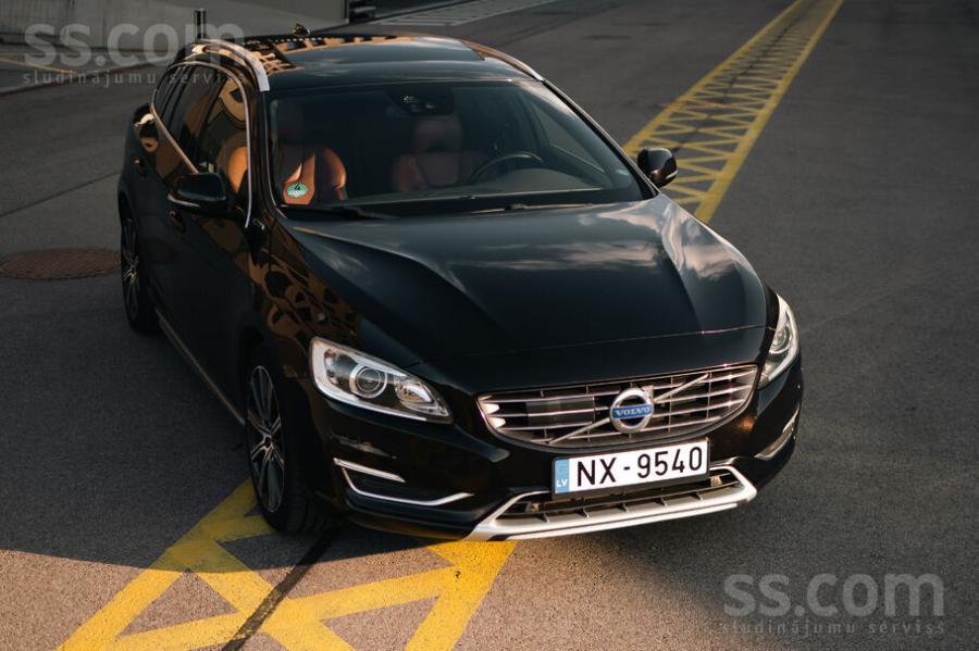 Melns Volvo V60 2014 Rīga, ar dzinēja tilpumu 2.40 L un nobraukumu 243 tūkst. km par 11000 €, foto 33 vietnē AUTOMOTO.COM.LV