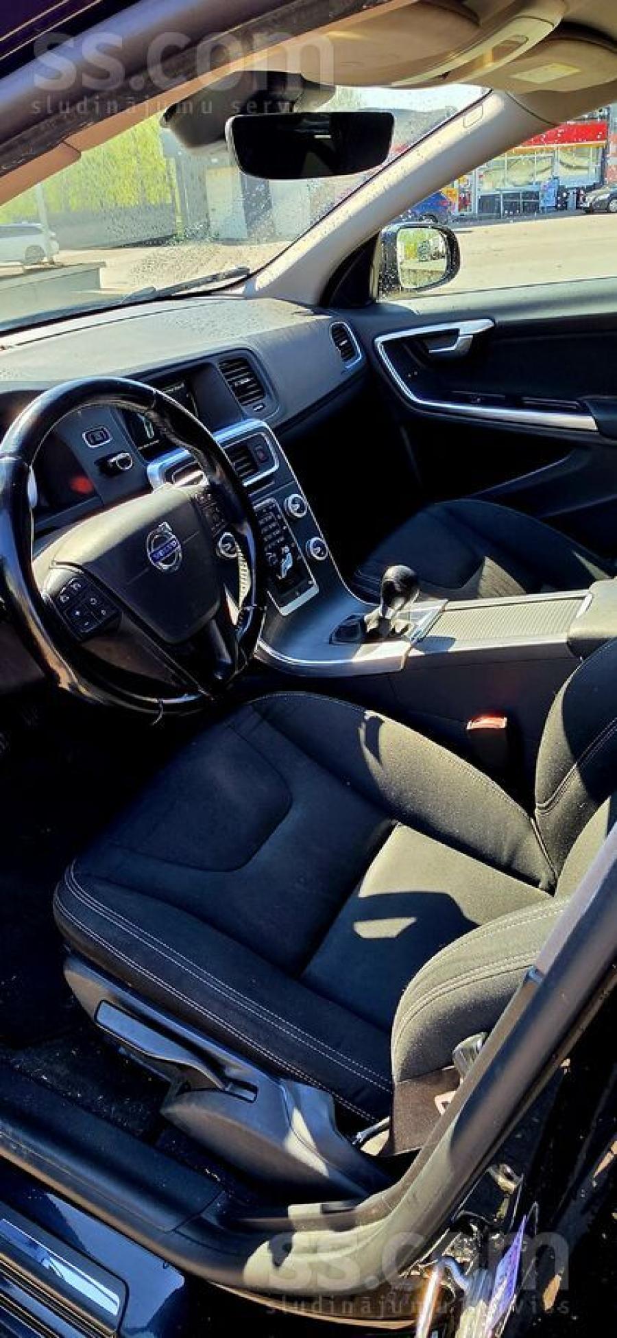 Melns Volvo V60 2014 Rīga, ar dzinēja tilpumu 2.00 L un nobraukumu 346 tūkst. km par 5100 €, foto 6 vietnē AUTOMOTO.COM.LV