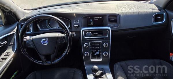 Black Volvo V60 2014 in Riga, with an engine capacity of 2.00 L and mileage of 346 thousand km for 5100 €, photo 6 on AUTOMOTO.COM.LV