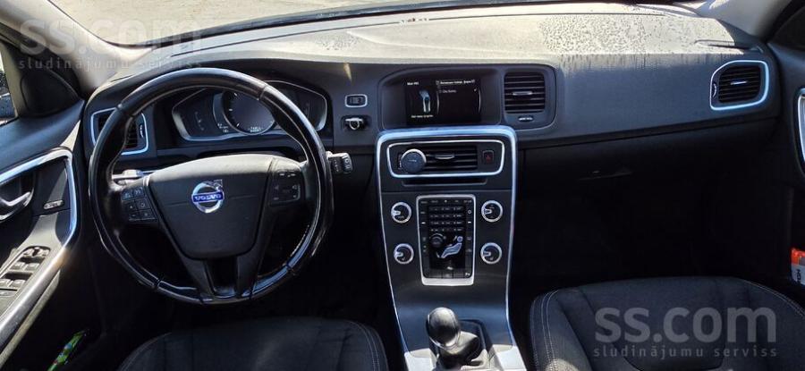 Melns Volvo V60 2014 Rīga, ar dzinēja tilpumu 2.00 L un nobraukumu 346 tūkst. km par 5100 €, foto 7 vietnē AUTOMOTO.COM.LV