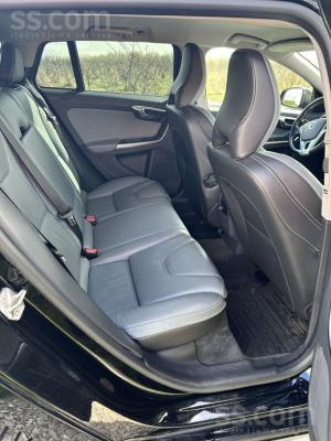 Black Volvo V60 2014 in Riga, with an engine capacity of 2.40 L and mileage of 180 thousand km for 8850 €, photo 10 on AUTOMOTO.COM.LV