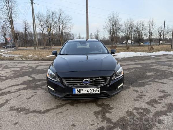 Melns Volvo V60 2014 Ogre, ar dzinēja tilpumu 1.60 L un nobraukumu 251 tūkst. km par 5999 €, foto 2 vietnē AUTOMOTO.COM.LV