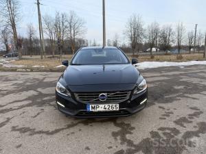 Melns Volvo V60 2014 Ogre, ar dzinēja tilpumu 1.60 L un nobraukumu 251 tūkst. km par 5999 €, foto 3 vietnē AUTOMOTO.COM.LV