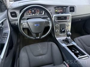 Melns Volvo V60 2014 Ogre, ar dzinēja tilpumu 1.60 L un nobraukumu 251 tūkst. km par 5999 €, foto 13 vietnē AUTOMOTO.COM.LV