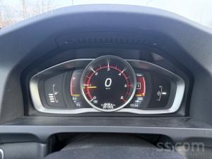 Melns Volvo V60 2014 Ogre, ar dzinēja tilpumu 1.60 L un nobraukumu 251 tūkst. km par 5999 €, foto 16 vietnē AUTOMOTO.COM.LV