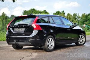 Melns Volvo V60 2014 Tukums, ar dzinēja tilpumu 2.00 L un nobraukumu 229 tūkst. km par 7400 €, foto 4 vietnē AUTOMOTO.COM.LV