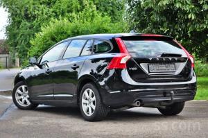 Melns Volvo V60 2014 Tukums, ar dzinēja tilpumu 2.00 L un nobraukumu 229 tūkst. km par 7400 €, foto 5 vietnē AUTOMOTO.COM.LV
