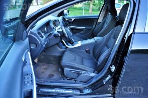 Melns Volvo V60 2014 Tukums, ar dzinēja tilpumu 2.00 L un nobraukumu 229 tūkst. km par 7400 €, foto 6 vietnē AUTOMOTO.COM.LV