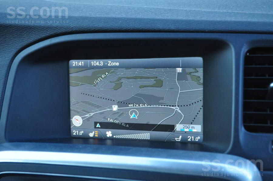 Melns Volvo V60 2014 Tukums, ar dzinēja tilpumu 2.00 L un nobraukumu 229 tūkst. km par 7400 €, foto 12 vietnē AUTOMOTO.COM.LV
