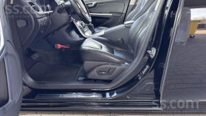 Melns Volvo V60 2014 Daugavpils, ar dzinēja tilpumu 2.00 L un nobraukumu 231 tūkst. km par 8950 €, foto 7 vietnē AUTOMOTO.COM.LV