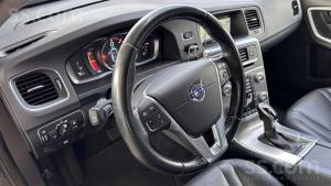 Melns Volvo V60 2014 Daugavpils, ar dzinēja tilpumu 2.00 L un nobraukumu 231 tūkst. km par 8950 €, foto 9 vietnē AUTOMOTO.COM.LV
