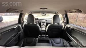 Melns Volvo V60 2014 Daugavpils, ar dzinēja tilpumu 2.00 L un nobraukumu 231 tūkst. km par 8950 €, foto 19 vietnē AUTOMOTO.COM.LV