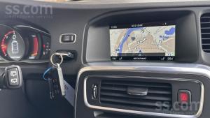 Melns Volvo V60 2014 Daugavpils, ar dzinēja tilpumu 2.00 L un nobraukumu 231 tūkst. km par 8950 €, foto 22 vietnē AUTOMOTO.COM.LV