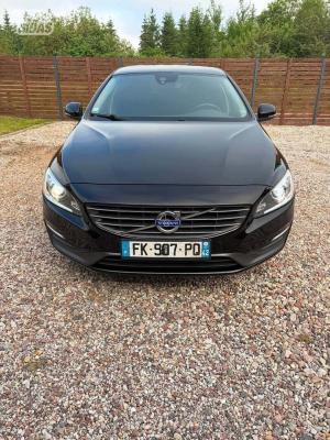 Black Volvo V60 2014 in Klaipeda, with an engine capacity of 2.00 L and mileage of 217 thousand km for 7200 €, photo 3 on AUTOMOTO.COM.LV