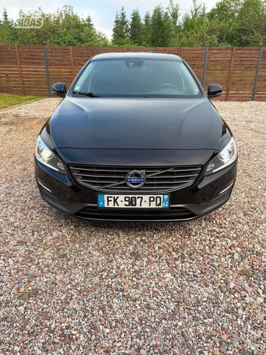 Black Volvo V60 2014 in Klaipeda, with an engine capacity of 2.00 L and mileage of 217 thousand km for 7200 €, photo 3 on AUTOMOTO.COM.LV