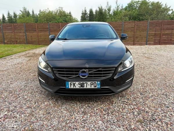 Black Volvo V60 2014 in Klaipeda, with an engine capacity of 2.00 L and mileage of 217 thousand km for 7200 €, photo 10 on AUTOMOTO.COM.LV