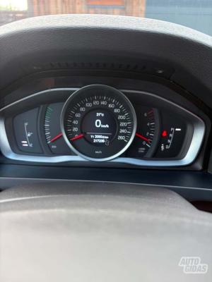 Black Volvo V60 2014 in Klaipeda, with an engine capacity of 2.00 L and mileage of 217 thousand km for 7200 €, photo 16 on AUTOMOTO.COM.LV