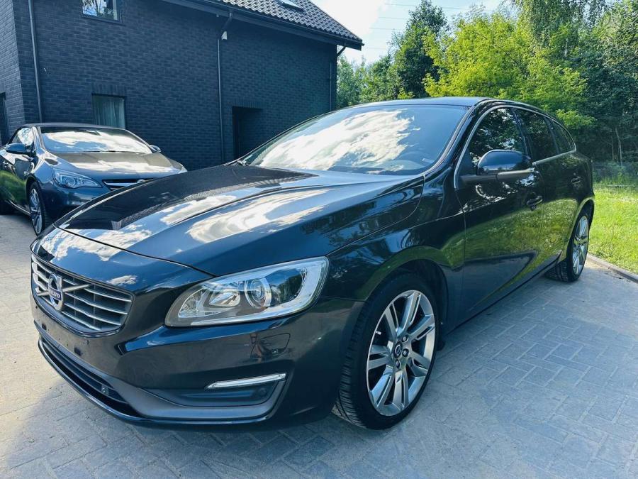 Melns Volvo V60 2014 Kauņa, ar dzinēja tilpumu 1.98 L un nobraukumu 201 tūkst. km par 8450 €, foto 3 vietnē AUTOMOTO.COM.LV
