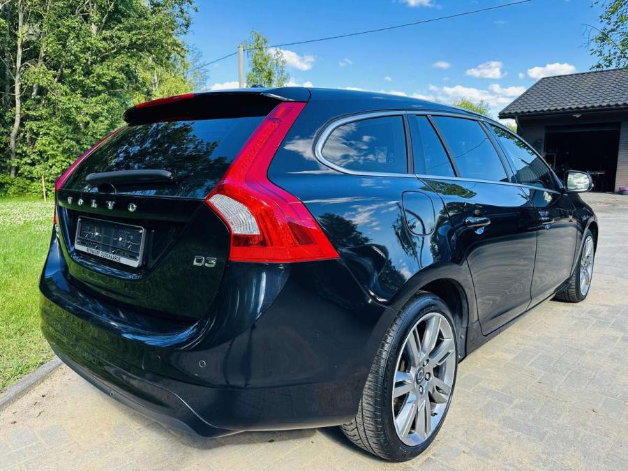 Melns Volvo V60 2014 Kauņa, ar dzinēja tilpumu 1.98 L un nobraukumu 201 tūkst. km par 8450 €, foto 6 vietnē AUTOMOTO.COM.LV