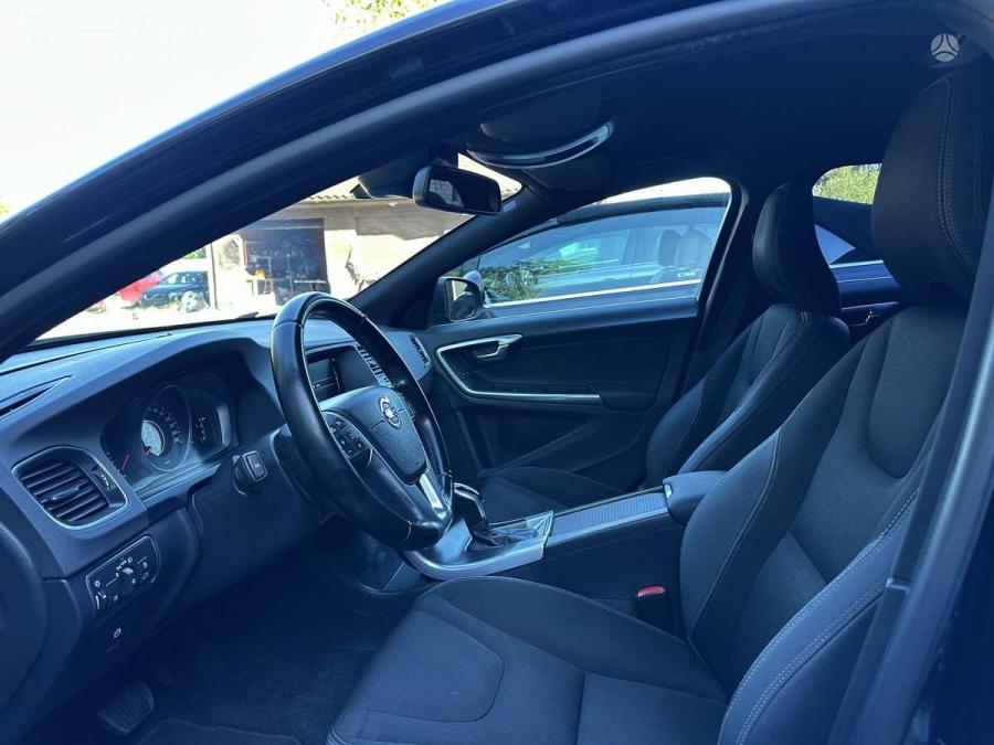 Melns Volvo V60 2014 Kauņa, ar dzinēja tilpumu 1.98 L un nobraukumu 201 tūkst. km par 8450 €, foto 11 vietnē AUTOMOTO.COM.LV