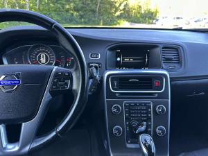 Melns Volvo V60 2014 Kauņa, ar dzinēja tilpumu 1.98 L un nobraukumu 201 tūkst. km par 8450 €, foto 17 vietnē AUTOMOTO.COM.LV