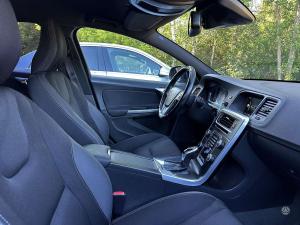 Melns Volvo V60 2014 Kauņa, ar dzinēja tilpumu 1.98 L un nobraukumu 201 tūkst. km par 8450 €, foto 19 vietnē AUTOMOTO.COM.LV