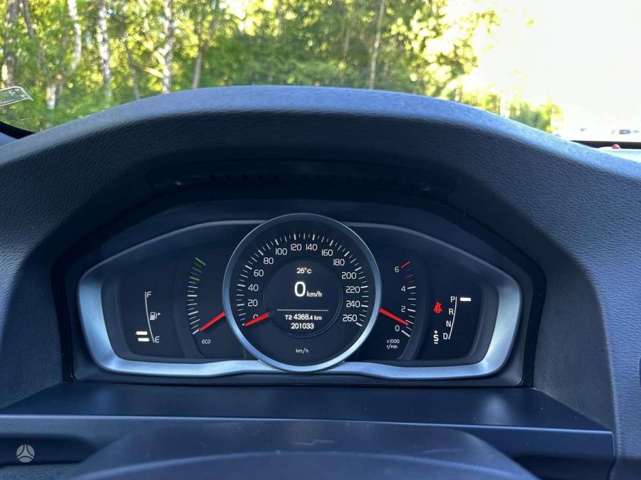Melns Volvo V60 2014 Kauņa, ar dzinēja tilpumu 1.98 L un nobraukumu 201 tūkst. km par 8450 €, foto 23 vietnē AUTOMOTO.COM.LV