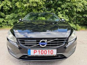 Melns Volvo V60 2014 Šauļi, ar dzinēja tilpumu 1.98 L un nobraukumu 300 tūkst. km par 7150 €, foto  vietnē AUTOMOTO.COM.LV