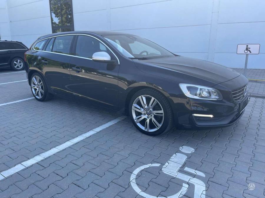 Melns Volvo V60 2014 Kauņa, ar dzinēja tilpumu 1.97 L un nobraukumu 247 tūkst. km par 6250 €, foto 8 vietnē AUTOMOTO.COM.LV