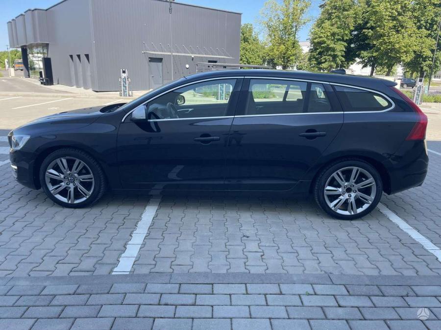 Melns Volvo V60 2014 Kauņa, ar dzinēja tilpumu 1.97 L un nobraukumu 247 tūkst. km par 6250 €, foto 16 vietnē AUTOMOTO.COM.LV