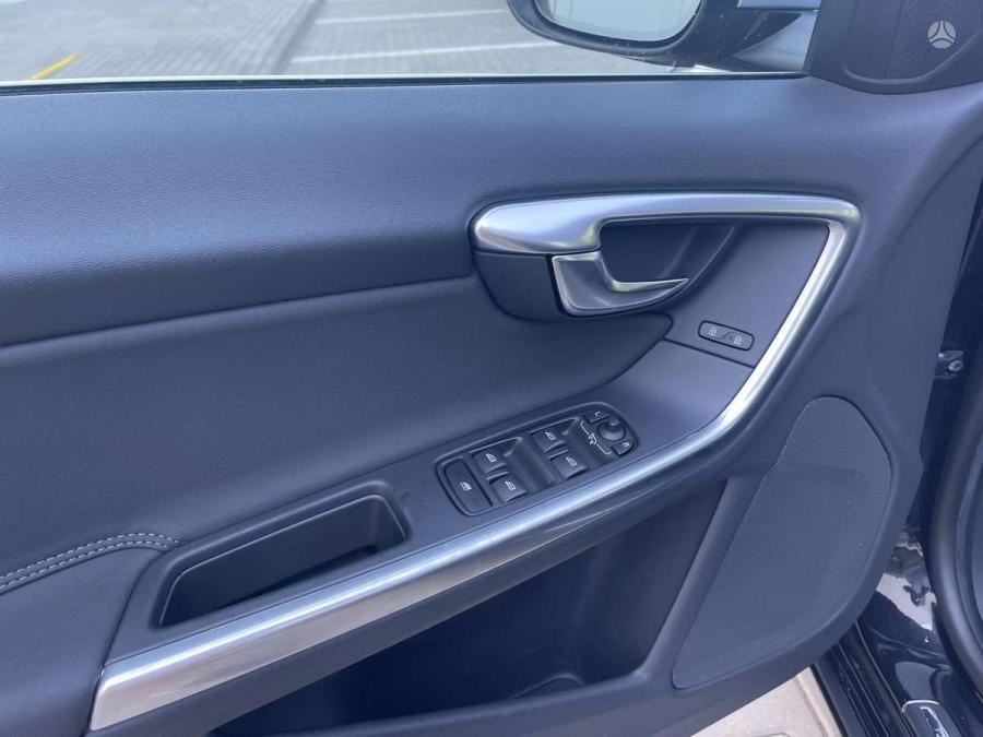 Melns Volvo V60 2014 Kauņa, ar dzinēja tilpumu 1.97 L un nobraukumu 247 tūkst. km par 6250 €, foto 17 vietnē AUTOMOTO.COM.LV