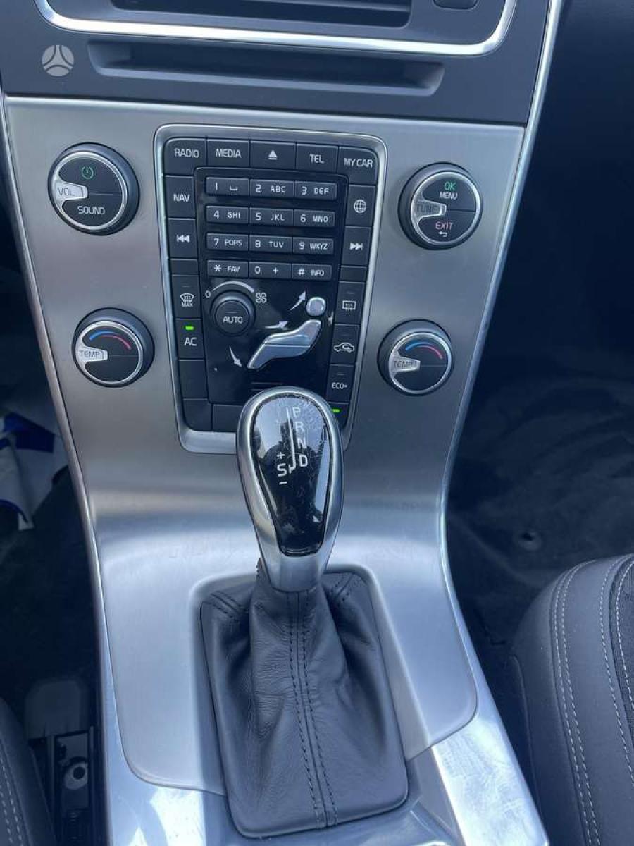 Melns Volvo V60 2014 Kauņa, ar dzinēja tilpumu 1.97 L un nobraukumu 247 tūkst. km par 6250 €, foto 22 vietnē AUTOMOTO.COM.LV
