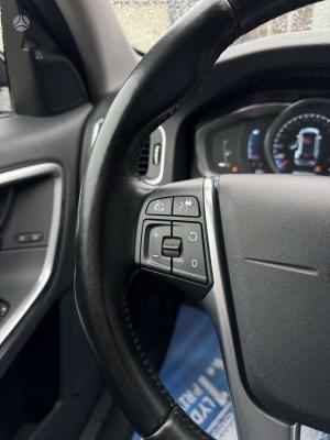 Black Volvo V60 2014 in Alytus, with an engine capacity of 2.40 L and mileage of 295 thousand km for 6500 €, photo 18 on AUTOMOTO.COM.LV