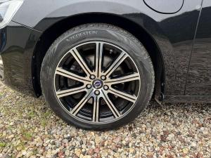 Black Volvo V60 2014 in Alytus, with an engine capacity of 2.40 L and mileage of 295 thousand km for 6500 €, photo 24 on AUTOMOTO.COM.LV