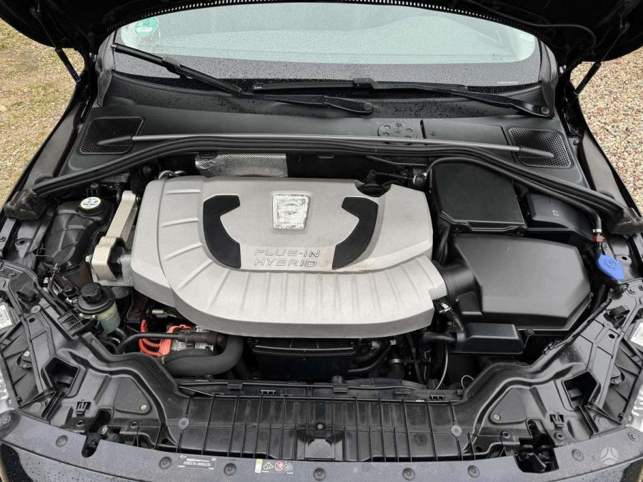 Black Volvo V60 2014 in Alytus, with an engine capacity of 2.40 L and mileage of 295 thousand km for 6500 €, photo 34 on AUTOMOTO.COM.LV