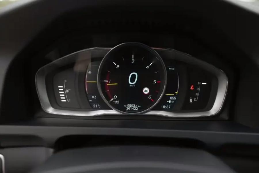 Черный Вольво B60 2014 в Елгава, объемом двигателя 2.00 л и пробегом 261 тыс. км за 11500 €, фото 15 на AUTOMOTO.COM.LV