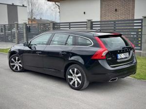 Melns Volvo V60 2014 Jelgava, ar dzinēja tilpumu 2.40 L un nobraukumu 271 tūkst. km par 8500 €, foto 4 vietnē AUTOMOTO.COM.LV