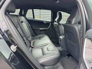 Melns Volvo V60 2014 Jelgava, ar dzinēja tilpumu 2.40 L un nobraukumu 271 tūkst. km par 8500 €, foto 10 vietnē AUTOMOTO.COM.LV
