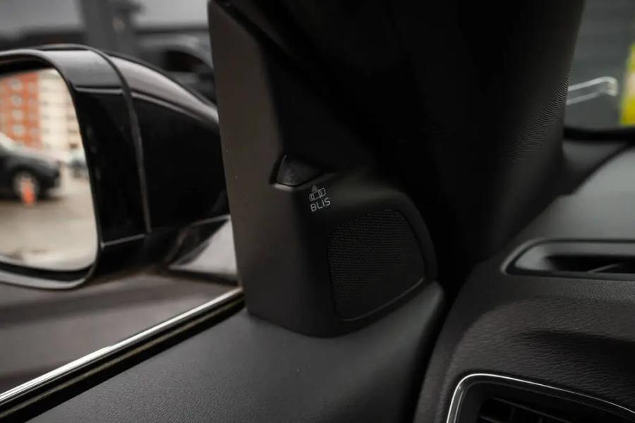 Melns Volvo V60 2014 Jelgava, ar dzinēja tilpumu 2.40 L un nobraukumu 210 tūkst. km par 10650 €, foto 20 vietnē AUTOMOTO.COM.LV