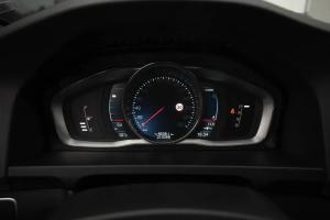 Melns Volvo V60 2014 Jelgava, ar dzinēja tilpumu 2.40 L un nobraukumu 210 tūkst. km par 10650 €, foto 21 vietnē AUTOMOTO.COM.LV