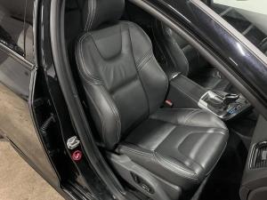 Black Volvo V60 2014 in Jurmala, with an engine capacity of 2.40 L and mileage of 361 thousand km for 9995 €, photo 27 on AUTOMOTO.COM.LV