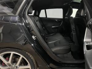 Black Volvo V60 2014 in Jurmala, with an engine capacity of 2.40 L and mileage of 361 thousand km for 9995 €, photo 29 on AUTOMOTO.COM.LV