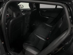 Black Volvo V60 2014 in Jurmala, with an engine capacity of 2.40 L and mileage of 361 thousand km for 9995 €, photo 31 on AUTOMOTO.COM.LV