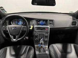 Black Volvo V60 2014 in Jurmala, with an engine capacity of 2.40 L and mileage of 361 thousand km for 9995 €, photo 32 on AUTOMOTO.COM.LV