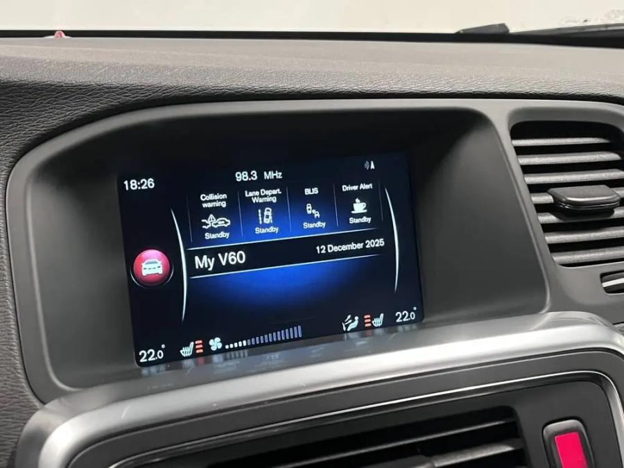 Black Volvo V60 2014 in Jurmala, with an engine capacity of 2.40 L and mileage of 361 thousand km for 9995 €, photo 37 on AUTOMOTO.COM.LV