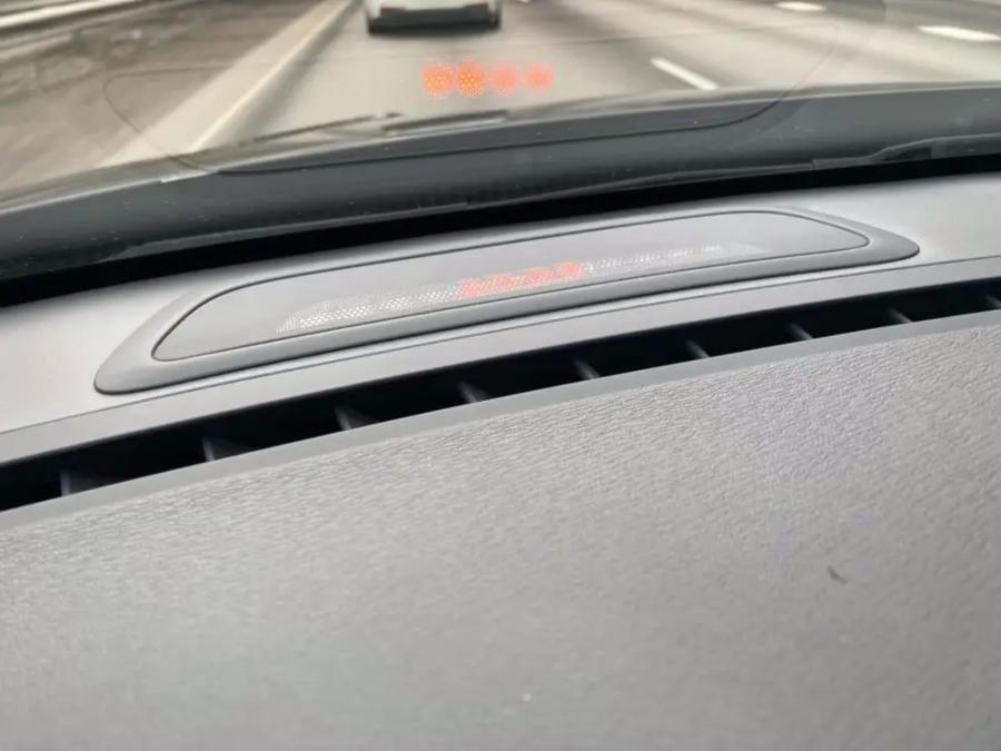 Black Volvo V60 2014 in Riga, with an engine capacity of 2.40 L and mileage of 149 thousand km for 13000 €, photo 16 on AUTOMOTO.COM.LV
