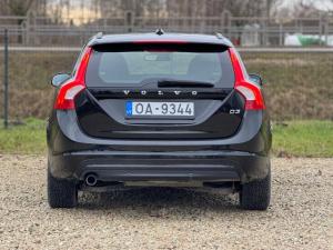 Melns Volvo V60 2014 Rīga, ar dzinēja tilpumu 2.00 L un nobraukumu 262 tūkst. km par 7990 €, foto 15 vietnē AUTOMOTO.COM.LV