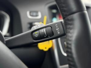 Melns Volvo V60 2014 Rīga, ar dzinēja tilpumu 2.00 L un nobraukumu 262 tūkst. km par 7990 €, foto 21 vietnē AUTOMOTO.COM.LV