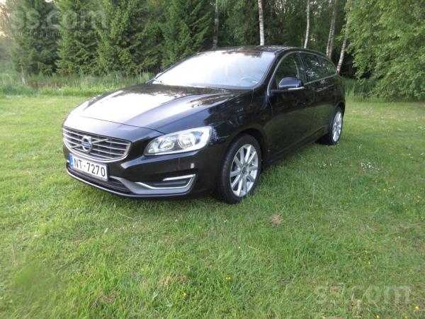 Melns Volvo V60 2014 Ogre, ar dzinēja tilpumu 2.00 L un nobraukumu 245 tūkst. km par 5300 €, foto 1 vietnē AUTOMOTO.COM.LV
