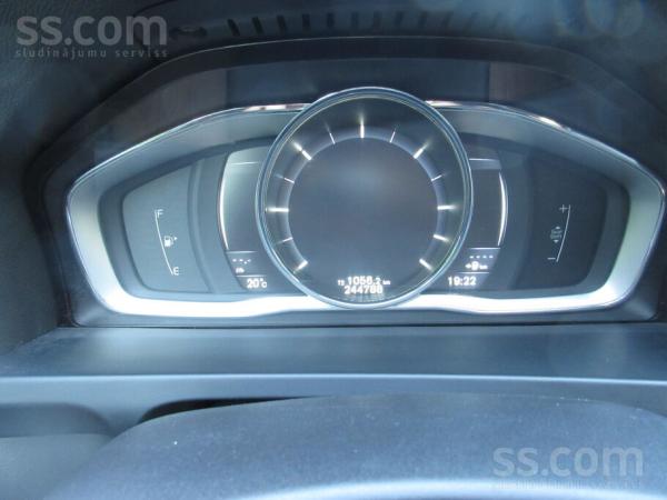 Melns Volvo V60 2014 Ogre, ar dzinēja tilpumu 2.00 L un nobraukumu 245 tūkst. km par 5300 €, foto 9 vietnē AUTOMOTO.COM.LV